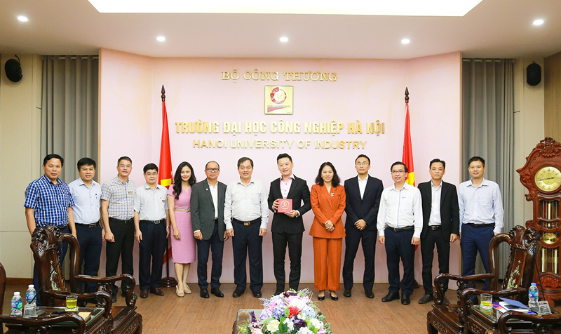 Vice President and CEO of Siemens Siemens DISW SEA and Director of ...